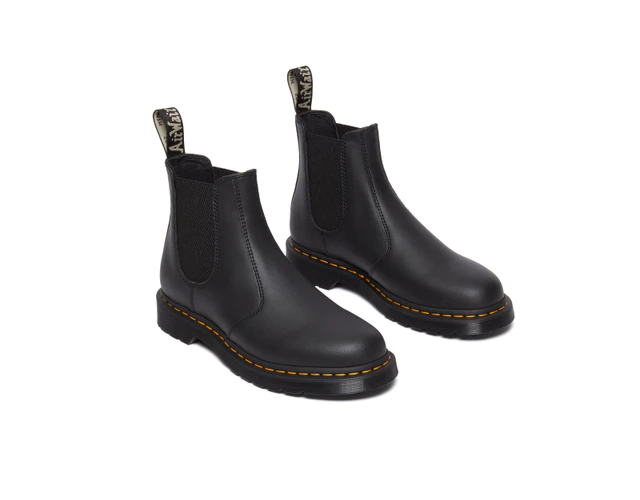 ドクターマーチンがエコフレンドリーな再生革を使用した、未来に向けたコレクション Genix Nappa を発売 | Brand JOY